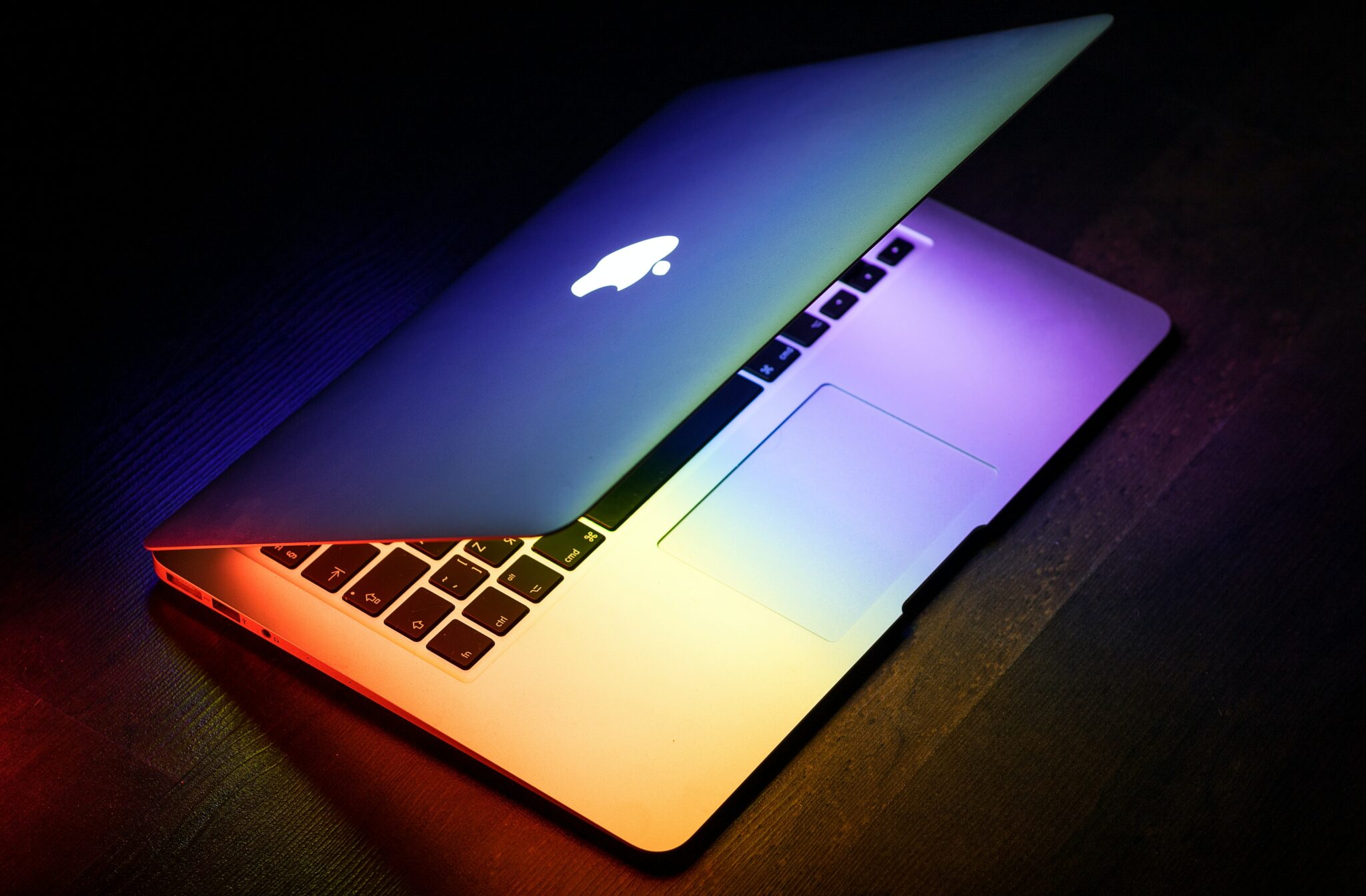 Reasons Why Graphic Designers Use Macs - Zeka Design