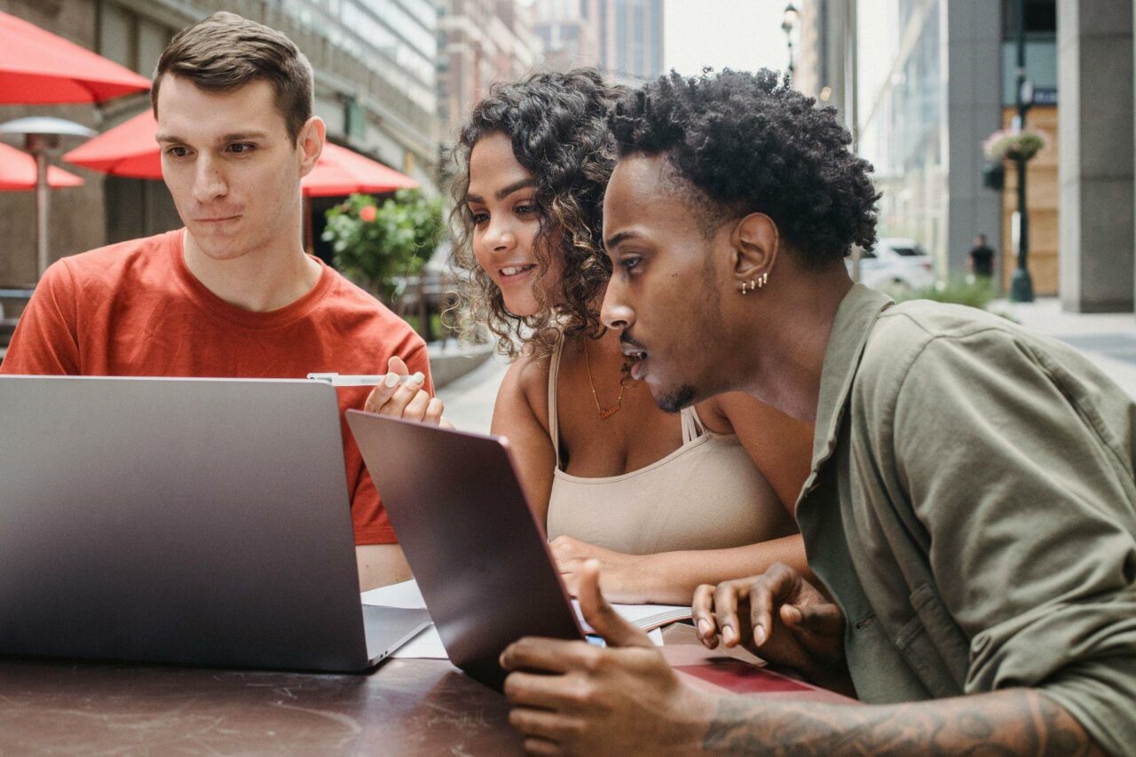 How to promote collaboration among American students in online learning ...